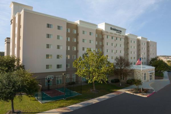 Residence Inn By Marriott San Antonio Six Flags At The Rim - San Antonio