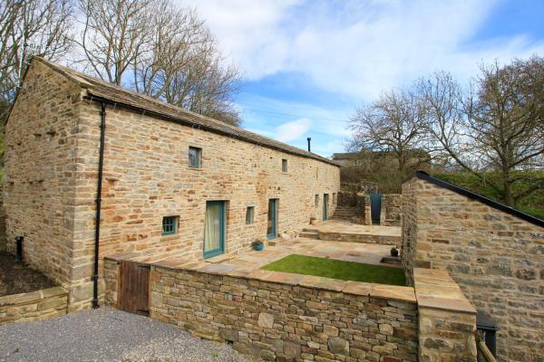 Fremington Hall Farm, Reeth, Swaledale - Leyburn