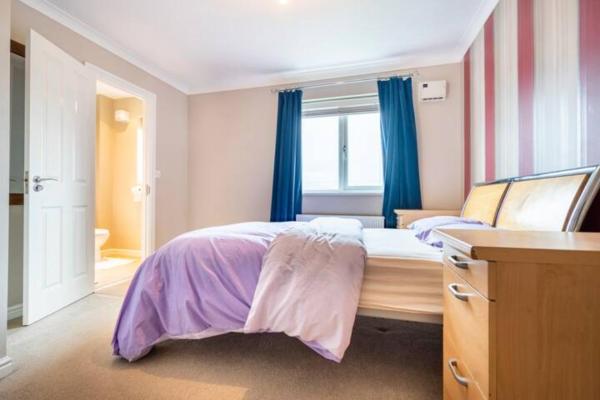 Bulkington & Coventry Lodge - With Peaceful & Serene Environment - Coventry