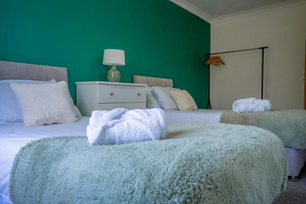 Raymond James Accommodation, Sleeps Up To 7, Free Parking, Full Amenities And Garden - Peterborough, Royaume-Uni