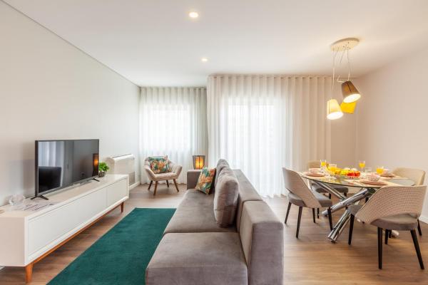Flamingo Apartment In City Center - Minho's Guest - Nogueira