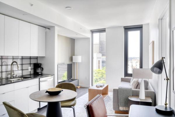 First Hill 1br W Gym Coworking Sea-452 - Seattle, WA