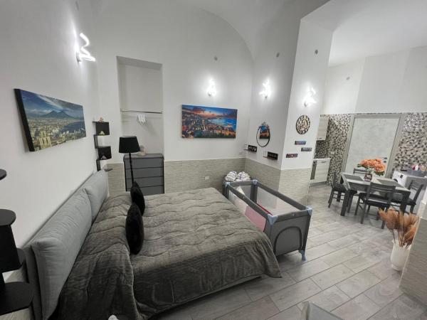 Charming Apartment In Naples In Via Depretis - Naples