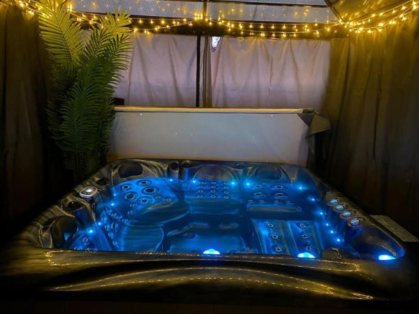 Secret Gem 1 Bed Garden Flat Private Luxury Hot Tub - Bournemouth