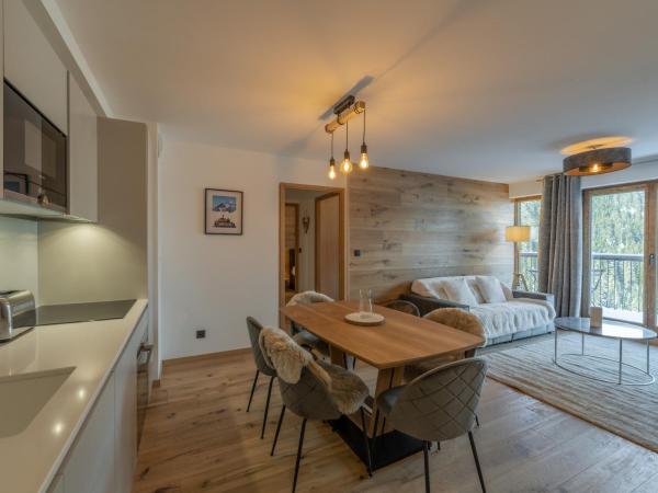 Appartement Neuf 65m² Courchevel Moriond, 2 Chambres + Cabine, Balcon, Parking Couverts, Skis Aux Pieds - Fr-1-563-127 - Saint-Bon-Tarentaise