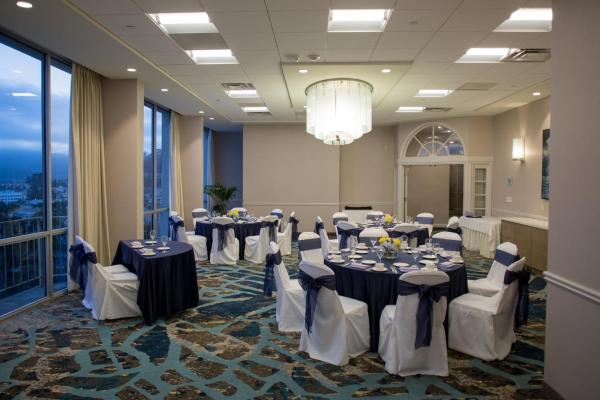 Crowne Plaza Ventura Beach By Ihg - Oxnard, CA