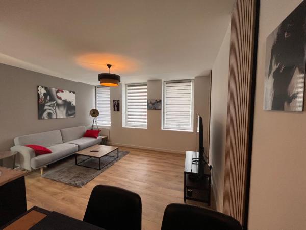Immeuble Bavay 3 Apparts, 4 Chambres, 5 Ambiances - Nord