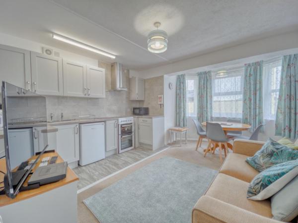 Apartment 7 - 1 Bedroom Sea Front Location - Step Free Access From Rear - Free Parking - Totnes