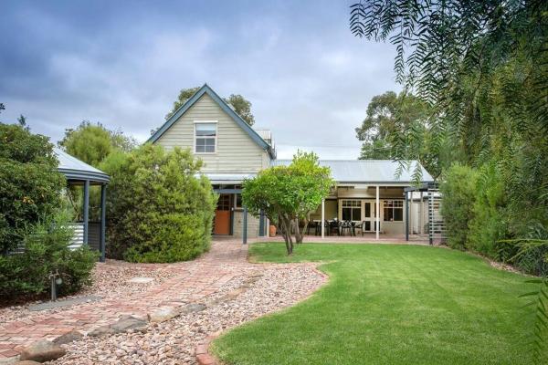 Willunga Cottage- Sleeps 6 Pool - McLaren Vale