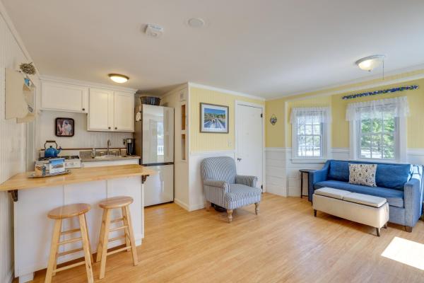 2 Mi To Coastline Cozy Wellfleet Escape With Deck - Wellfleet, MA