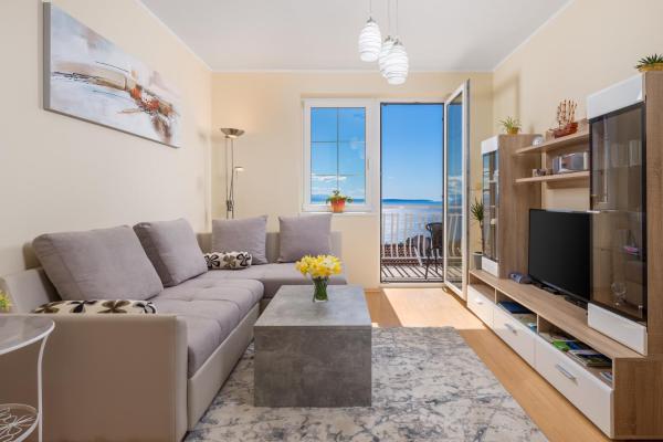 Apartment Barbara, Sea View With Terrace Near Opatija - Lovran