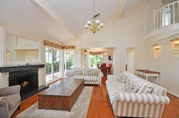 Beggars Bridge Vineyard Homestead With Pool And Tennis - Cessnock