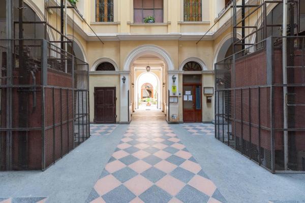 Velvet Rooms - Monti