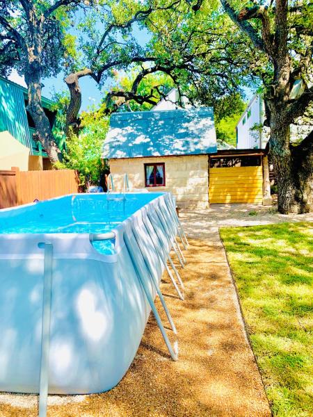 The Stanley Historic Home Plus Cabin With Pool, Bbq - Austin, TX