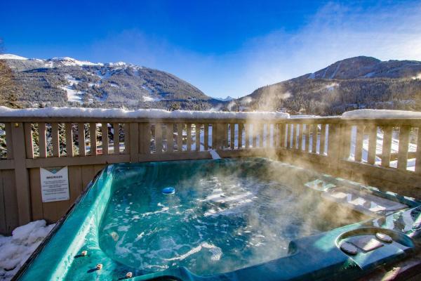 The Royal Suite - Village Penthouse, Private Hot Tub With Mountain Views - ウィスラー