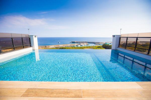 Piano Hotel - Donggang Township