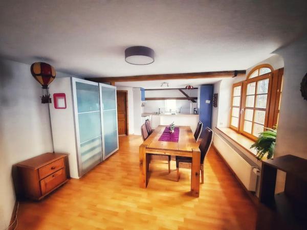 Stilvolle Dachgeschoss-wohnung In Top-lage - Pulsnitz