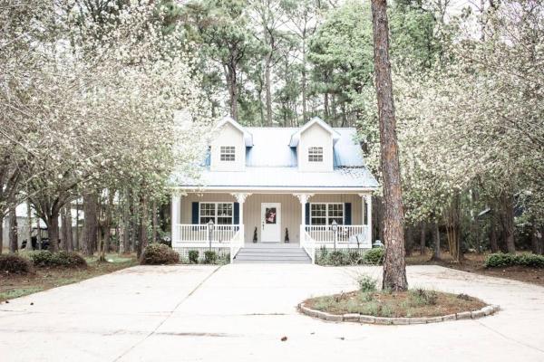 Pet Friendly Cottage Nestled In The Pines! Minutes To Beaches/shops & Restaurants! - Alabama