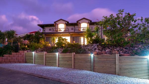 Pezula | Sunbird King Bed Apartment | Nespresso - Knysna
