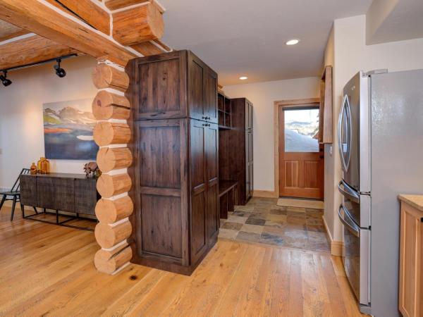 Powder Ridge Cabin - 6 Rose Bud - Big Sky, MT