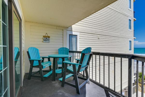 Beach Getaway With Pool Access And Patio With Ocean View - Garden City, SC