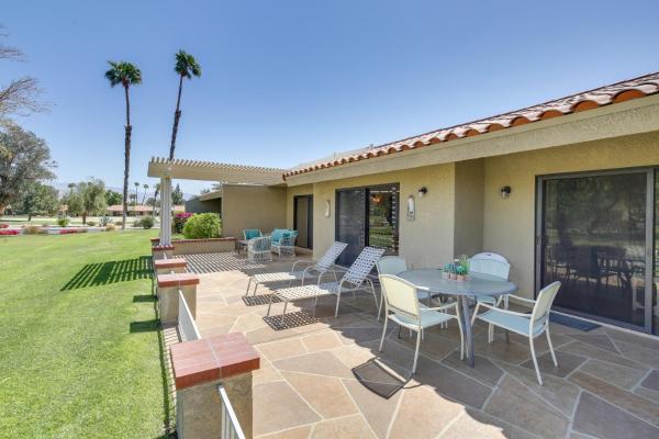 Golf Course View And Pool Access Palm Desert Condo - Rancho Mirage, CA