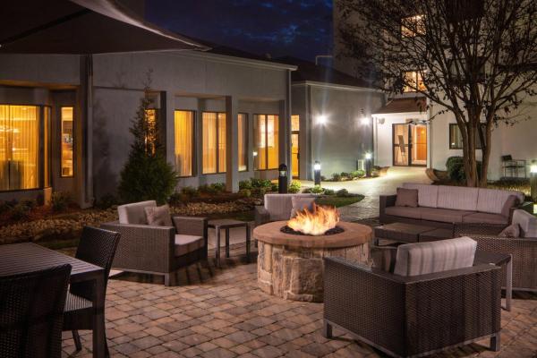 Courtyard By Marriott Nashville Airport - Nashville, TN