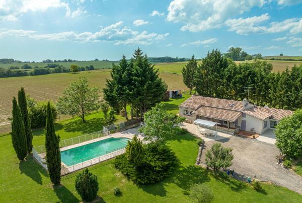 Detente Au Pays De Lauzun - Lot-et-Garonne
