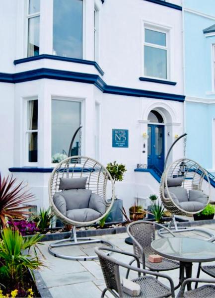 Hotel No5, Beachfront With Free Private Car Park - Llandudno