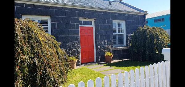 Youngs Cottage - Port Fairy
