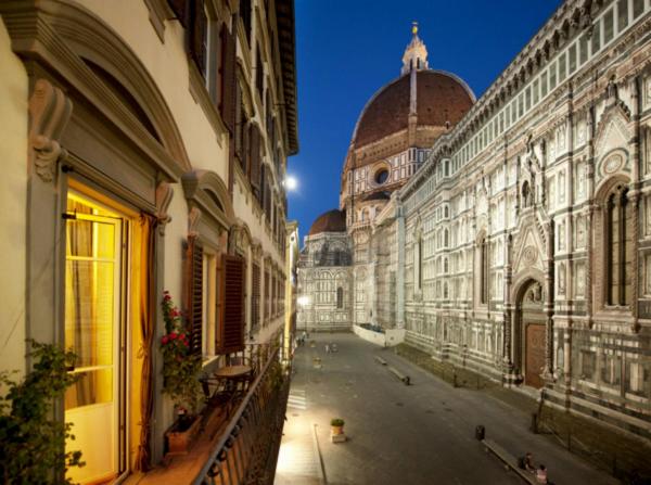 Granduomo Charming Accomodation - Florence