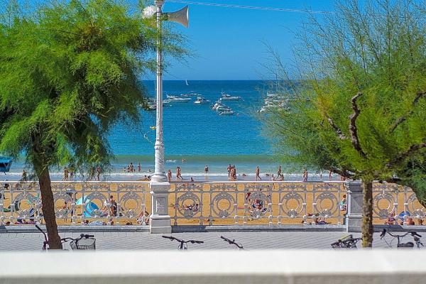 Belle Epoque On The Seafront - Lasarte-Oria
