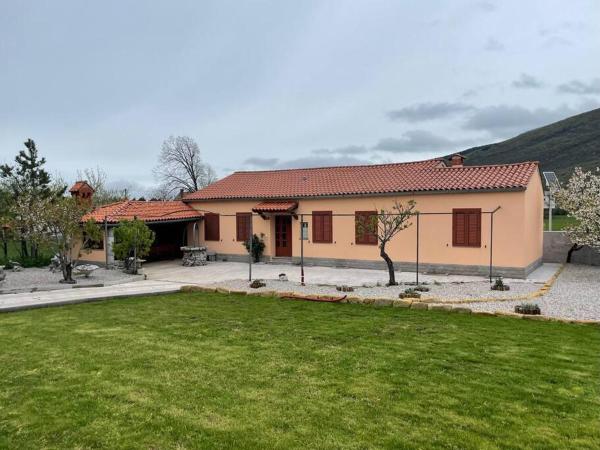 Hiša Pod Slavnikom - Istria