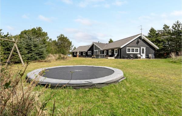 Beach Front Home In Blåvand With Sauna - Blåvand