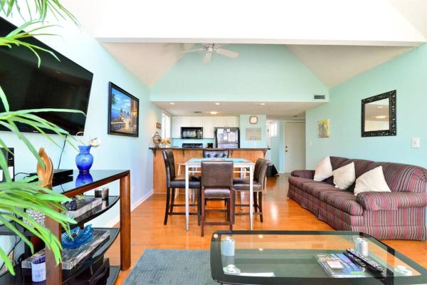 5 Min Walk To Beach With Pools Hot Tub Restaurant Grills - South Carolina