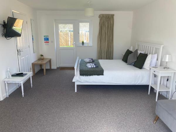 Number 5 - Lytton Tree Lodge, Reydon, Southwold - Southwold