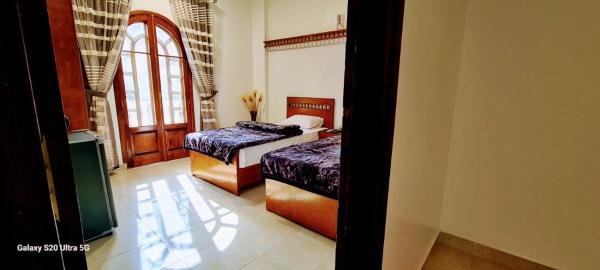 Moon Fourteen2 - Luxor