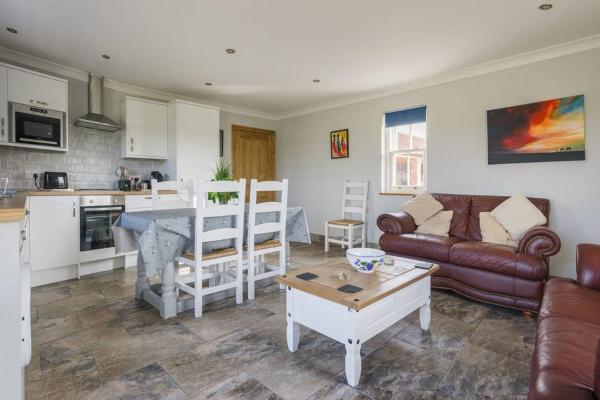 Bainvalley Cottages - The Shamba, Sleeps 4 - Horncastle