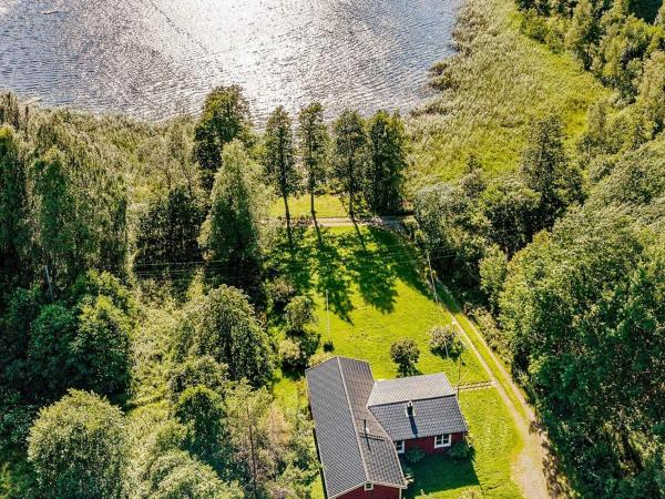 Lakefront Cottage In Torsebo - Askersund
