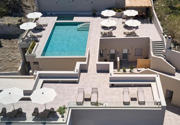 Mayu Suites - Santorini
