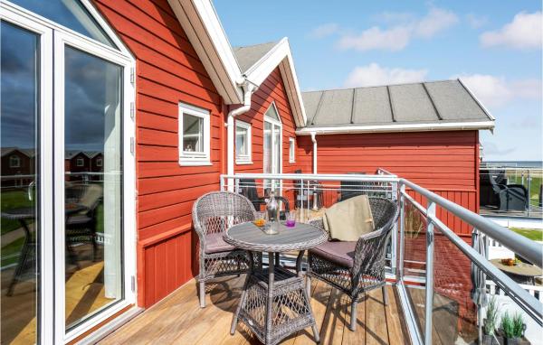 2 Bedroom Nice Home In Hadsund - Denmark