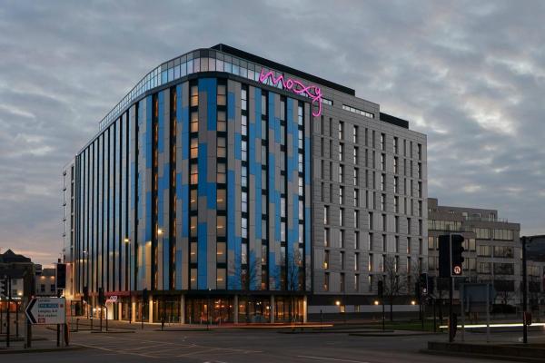 Moxy Slough - Bracknell