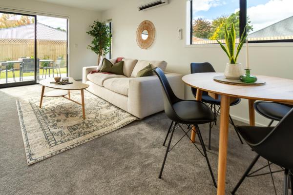 Riccarton 2 Bed 1 Bath W/garage - 林肯