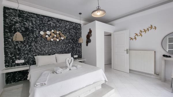 3 Bedroom House Included Free Car Rental - Santorini