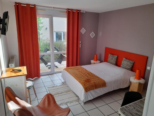 Hotel De L'ile D'amour - Auvergne