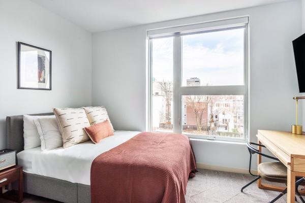 Central Sq Studio W Doorman Nr Charles River Bos-370 - Cambridge, MA