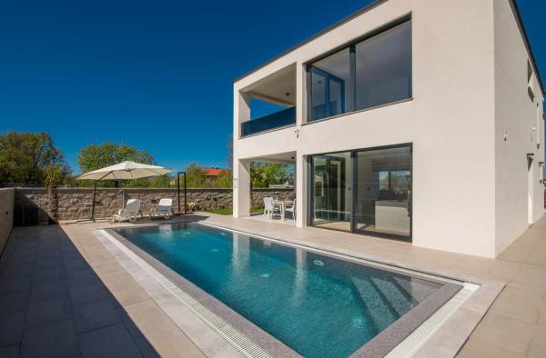 Luxury Villa Weiss - Malinska - Heated Pool - Central Floor Heating In Winter - Osmosis System In Kitchen - Krk