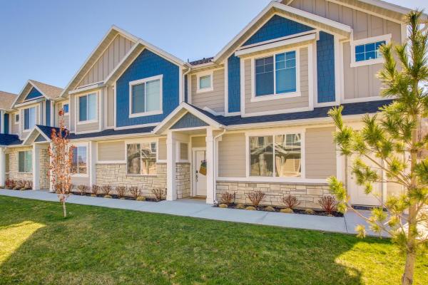 2 Mi To Zootah Providence Townhome With Fireplaces - Logan, UT