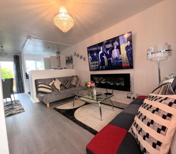 Milton Keynes Luxury Short Stay House With Wifi And Free Parking - Bedfordshire