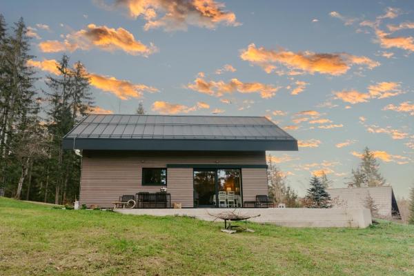 Janina's Dragonfly House - Cerknica
